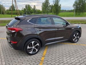 Brown Hyundai Tucson 2017 in Jelgava, with an engine capacity of 1.60 L and mileage of 192 thousand km for 15500 €, photo 7 on AUTOMOTO.COM.LV