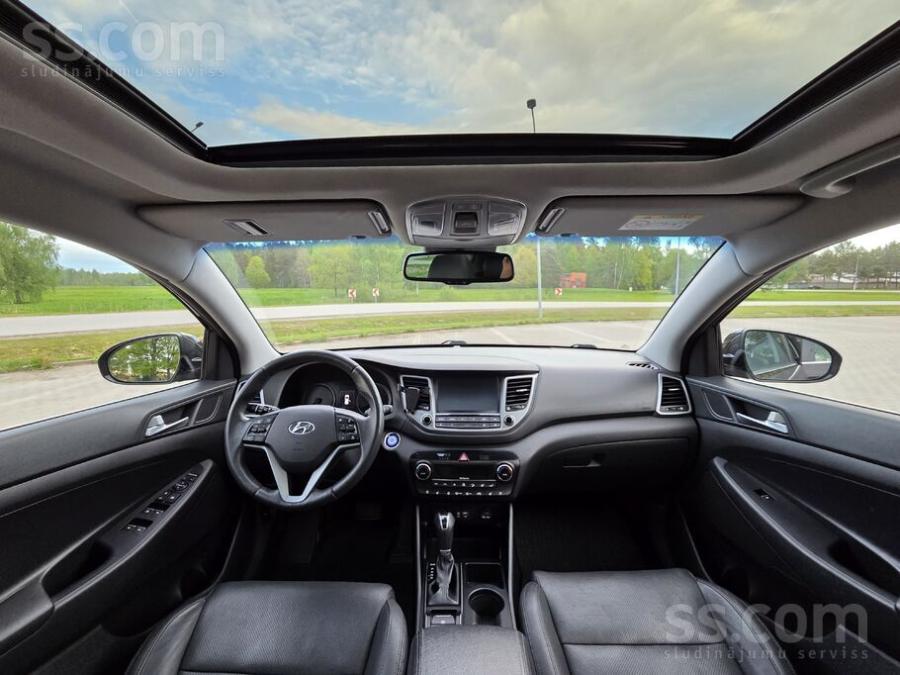 Brown Hyundai Tucson 2017 in Jelgava, with an engine capacity of 1.60 L and mileage of 192 thousand km for 15500 €, photo 10 on AUTOMOTO.COM.LV