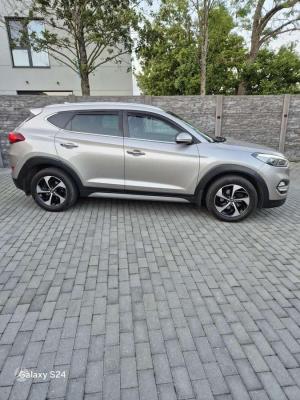 Brown Hyundai Tucson 2017 in Kaunas, with an engine capacity of 1.69 L and mileage of 161 thousand km for 11900 €, photo 4 on AUTOMOTO.COM.LV