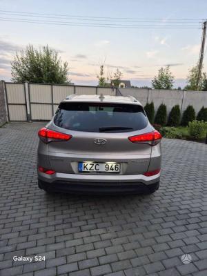 Brown Hyundai Tucson 2017 in Kaunas, with an engine capacity of 1.69 L and mileage of 161 thousand km for 11900 €, photo 5 on AUTOMOTO.COM.LV