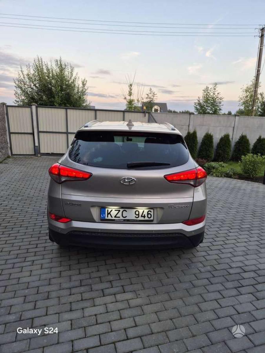 Brown Hyundai Tucson 2017 in Kaunas, with an engine capacity of 1.69 L and mileage of 161 thousand km for 11900 €, photo 5 on AUTOMOTO.COM.LV