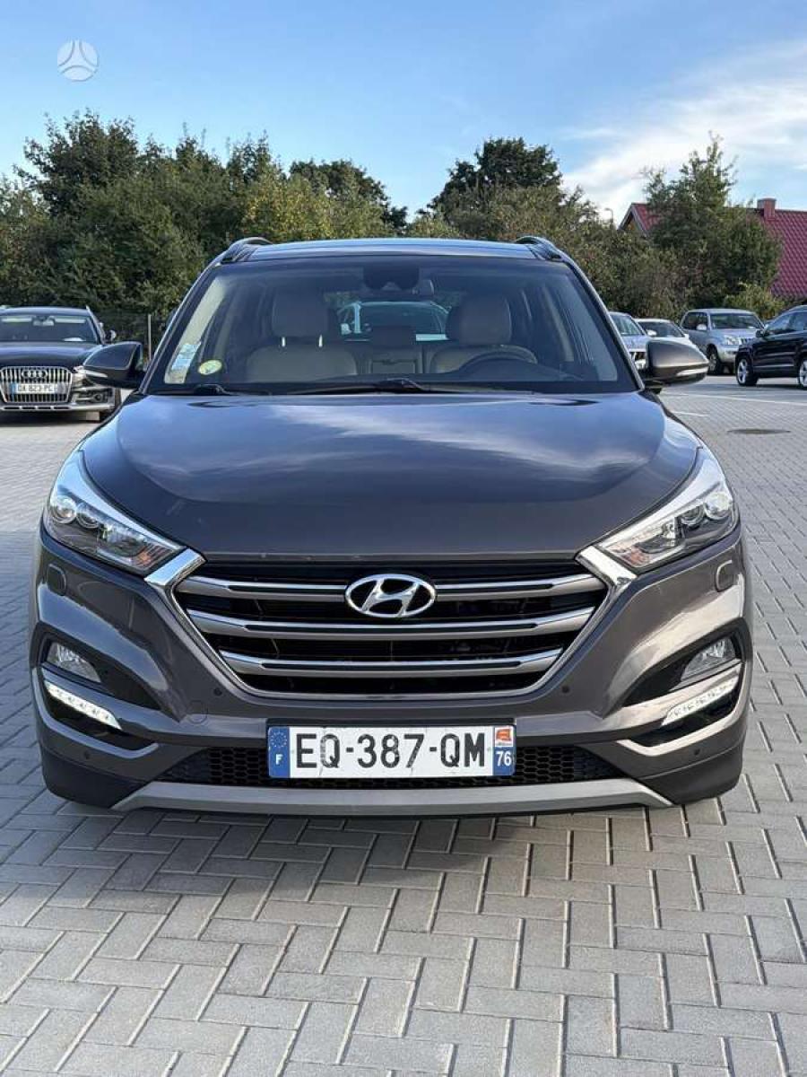 Brown Hyundai Tucson 2017 in Taurage, with an engine capacity of 1.69 L and mileage of 259 thousand km for 10300 €, photo 4 on AUTOMOTO.COM.LV
