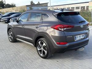 Brown Hyundai Tucson 2017 in Taurage, with an engine capacity of 1.69 L and mileage of 259 thousand km for 10300 €, photo 9 on AUTOMOTO.COM.LV