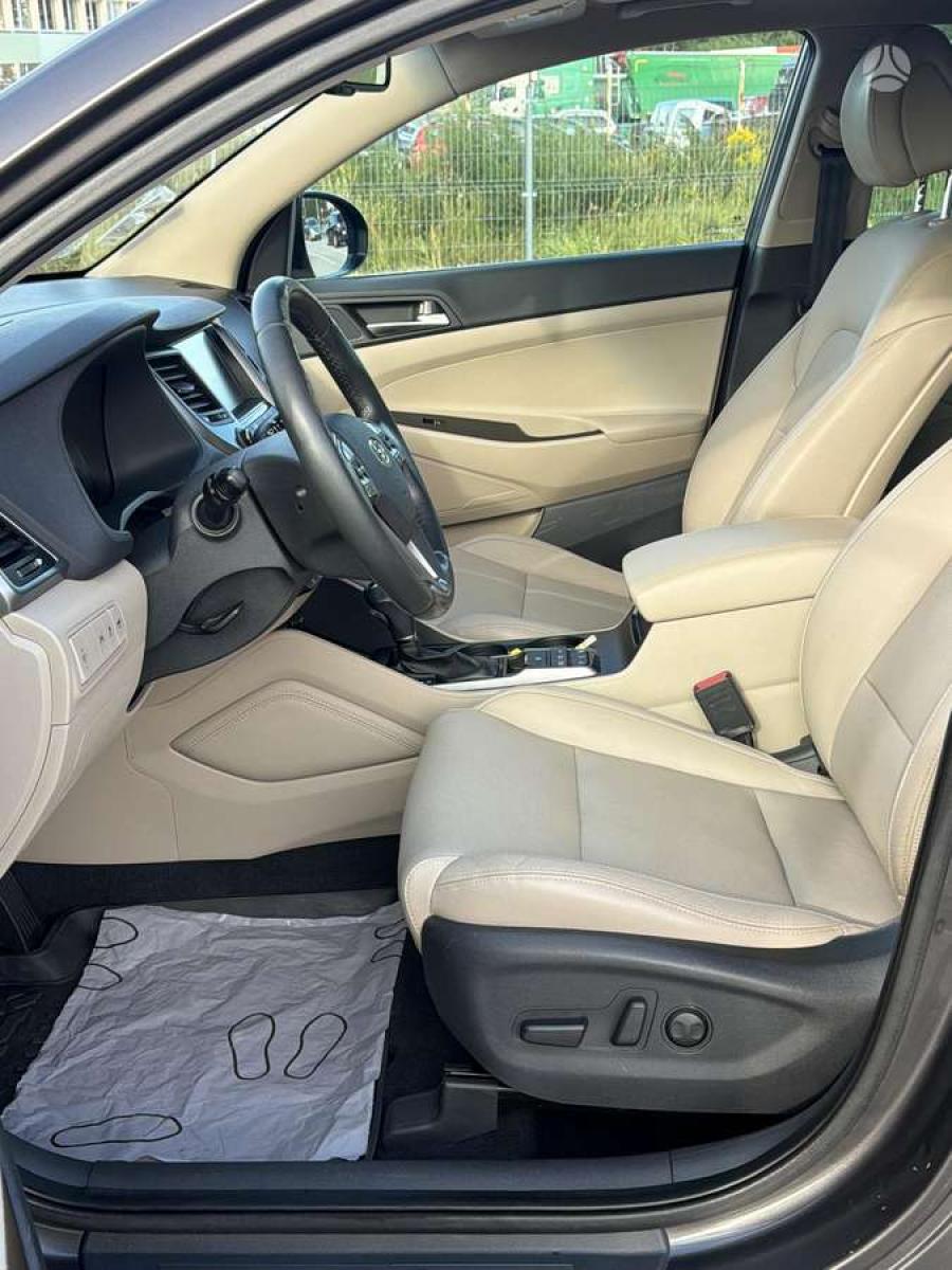 Brown Hyundai Tucson 2017 in Taurage, with an engine capacity of 1.69 L and mileage of 259 thousand km for 10300 €, photo 11 on AUTOMOTO.COM.LV