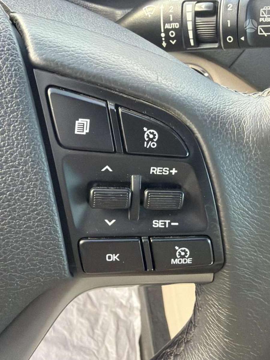 Brown Hyundai Tucson 2017 in Taurage, with an engine capacity of 1.69 L and mileage of 259 thousand km for 10300 €, photo 17 on AUTOMOTO.COM.LV