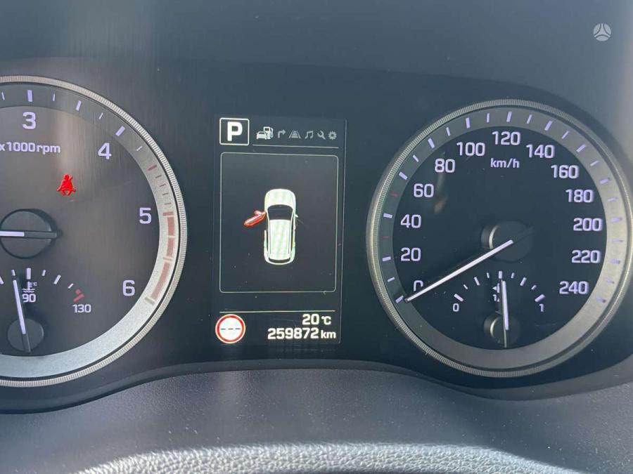 Brown Hyundai Tucson 2017 in Taurage, with an engine capacity of 1.69 L and mileage of 259 thousand km for 10300 €, photo 18 on AUTOMOTO.COM.LV