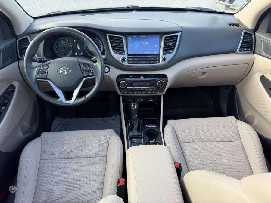 Brown Hyundai Tucson 2017 in Taurage, with an engine capacity of 1.69 L and mileage of 259 thousand km for 10300 €, photo 31 on AUTOMOTO.COM.LV