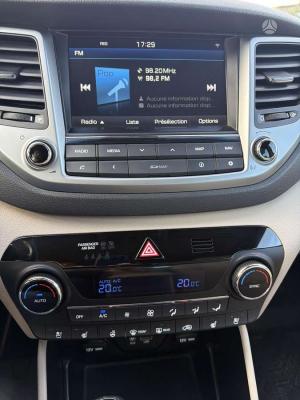 Brown Hyundai Tucson 2017 in Taurage, with an engine capacity of 1.69 L and mileage of 259 thousand km for 10300 €, photo 36 on AUTOMOTO.COM.LV