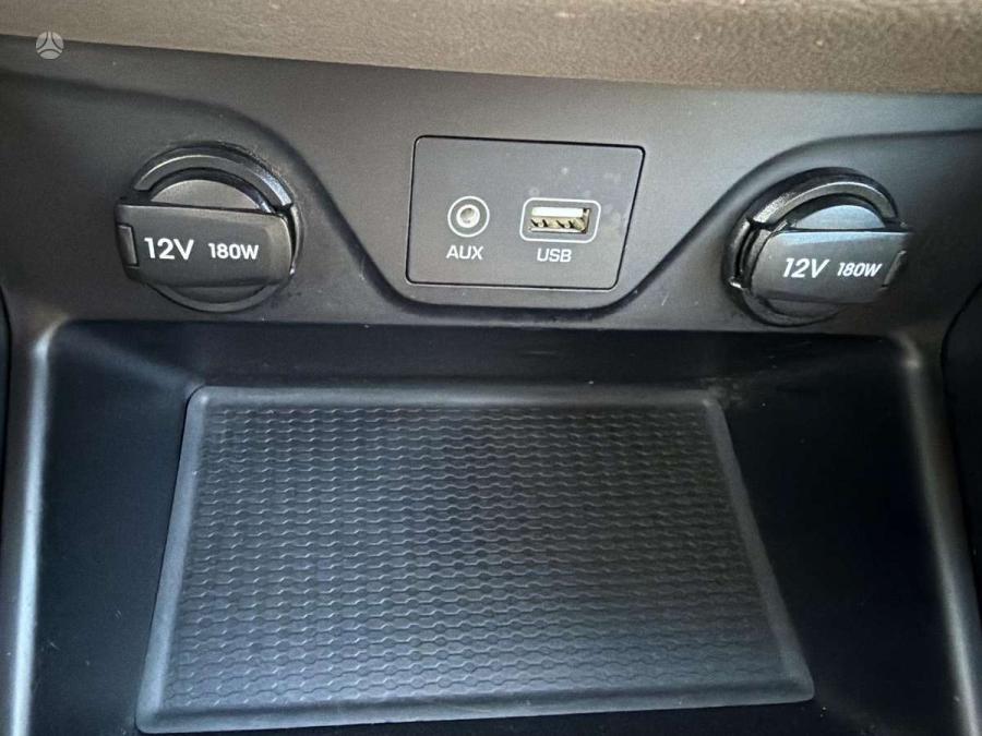 Brown Hyundai Tucson 2017 in Taurage, with an engine capacity of 1.69 L and mileage of 259 thousand km for 10300 €, photo 37 on AUTOMOTO.COM.LV