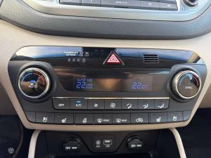 Brown Hyundai Tucson 2017 in Taurage, with an engine capacity of 1.69 L and mileage of 259 thousand km for 10300 €, photo 39 on AUTOMOTO.COM.LV