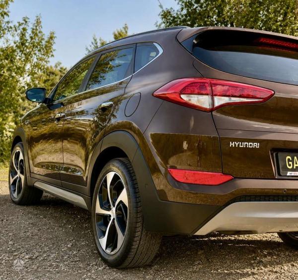 Brown Hyundai Tucson 2017 in Siauliai, with an engine capacity of 2.00 L and mileage of 276 thousand km for 15550 €, photo 8 on AUTOMOTO.COM.LV