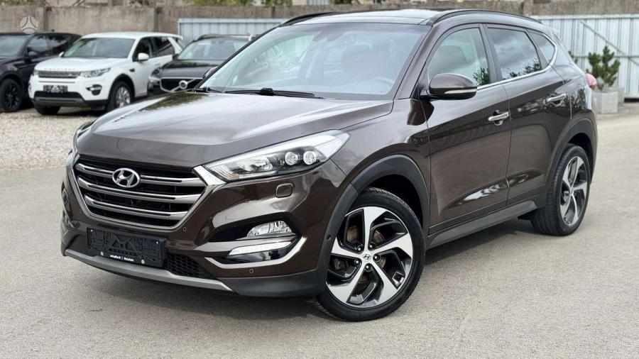 Brown Hyundai Tucson 2017 in Telschi, with an engine capacity of 1.59 L and mileage of 98 thousand km for 14800 €, photo 3 on AUTOMOTO.COM.LV