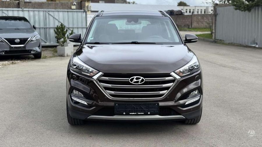 Brown Hyundai Tucson 2017 in Telschi, with an engine capacity of 1.59 L and mileage of 98 thousand km for 14800 €, photo 5 on AUTOMOTO.COM.LV