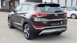 Brown Hyundai Tucson 2017 in Telschi, with an engine capacity of 1.59 L and mileage of 98 thousand km for 14800 €, photo 8 on AUTOMOTO.COM.LV