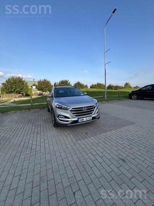 Brown Hyundai Tucson 2017 in Riga, with an engine capacity of 1.60 L and mileage of 134 thousand km for 16500 €, photo 1 on AUTOMOTO.COM.LV
