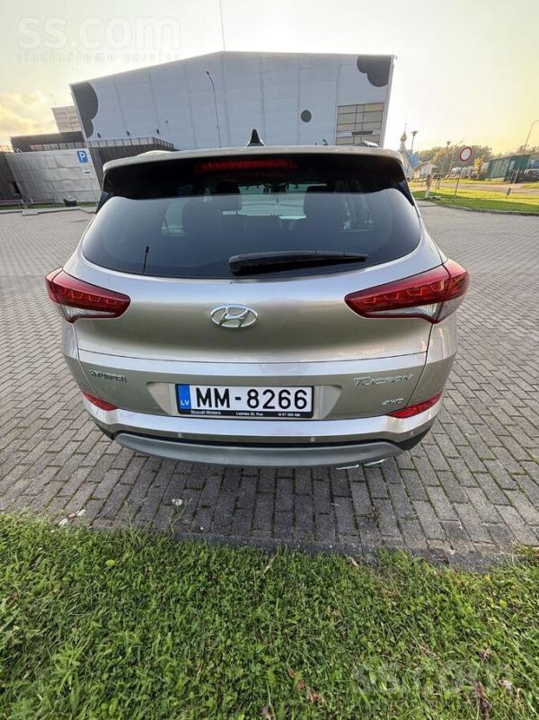 Brown Hyundai Tucson 2017 in Riga, with an engine capacity of 1.60 L and mileage of 134 thousand km for 16500 €, photo 5 on AUTOMOTO.COM.LV