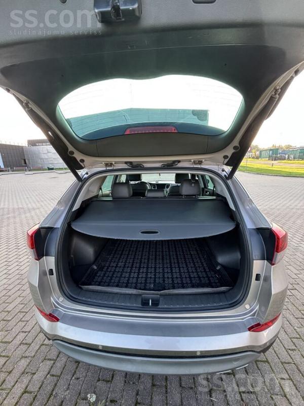 Brown Hyundai Tucson 2017 in Riga, with an engine capacity of 1.60 L and mileage of 134 thousand km for 16500 €, photo 6 on AUTOMOTO.COM.LV