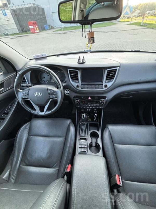 Brown Hyundai Tucson 2017 in Riga, with an engine capacity of 1.60 L and mileage of 134 thousand km for 16500 €, photo 10 on AUTOMOTO.COM.LV