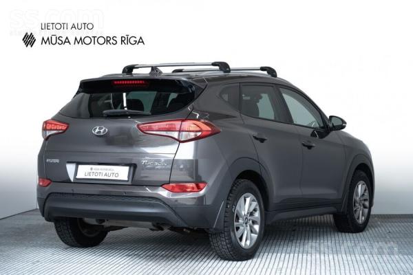 Brown Hyundai Tucson 2017 in Riga, with an engine capacity of 1.70 L and mileage of 268 thousand km for 9900 €, photo 3 on AUTOMOTO.COM.LV
