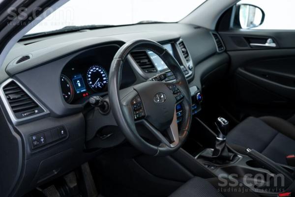 Brown Hyundai Tucson 2017 in Riga, with an engine capacity of 1.70 L and mileage of 268 thousand km for 9900 €, photo 6 on AUTOMOTO.COM.LV