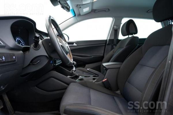 Brown Hyundai Tucson 2017 in Riga, with an engine capacity of 1.70 L and mileage of 268 thousand km for 9900 €, photo 8 on AUTOMOTO.COM.LV