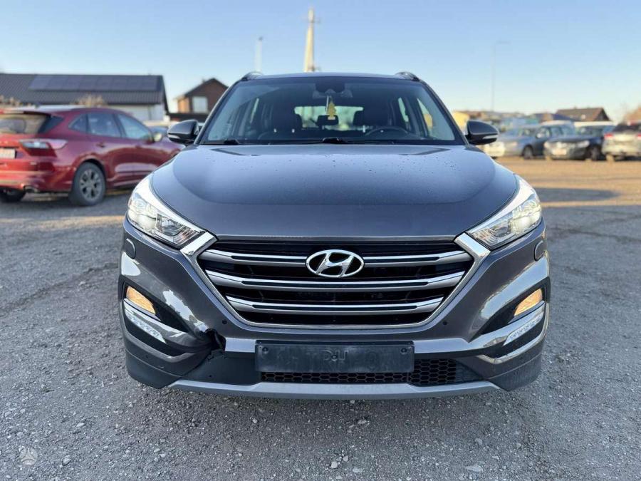 Brown Hyundai Tucson 2018 in Kaunas, with an engine capacity of 1.69 L and mileage of 258 thousand km for 10500 €, photo 9 on AUTOMOTO.COM.LV