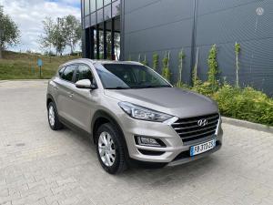 Brown Hyundai Tucson 2018 in Vilnius, with an engine capacity of 1.60 L and mileage of 139 thousand km for 13400 €, photo  on AUTOMOTO.COM.LV