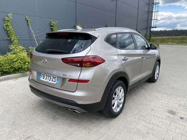 Brown Hyundai Tucson 2018 in Vilnius, with an engine capacity of 1.60 L and mileage of 139 thousand km for 13400 €, photo 3 on AUTOMOTO.COM.LV