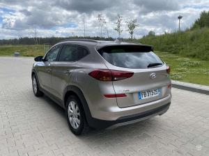 Brown Hyundai Tucson 2018 in Vilnius, with an engine capacity of 1.60 L and mileage of 139 thousand km for 13400 €, photo 6 on AUTOMOTO.COM.LV