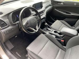 Brown Hyundai Tucson 2018 in Vilnius, with an engine capacity of 1.60 L and mileage of 139 thousand km for 13400 €, photo 9 on AUTOMOTO.COM.LV
