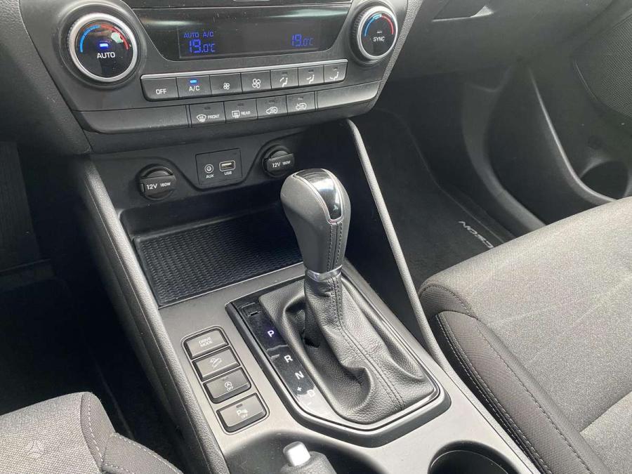 Brown Hyundai Tucson 2018 in Vilnius, with an engine capacity of 1.60 L and mileage of 139 thousand km for 13400 €, photo 13 on AUTOMOTO.COM.LV