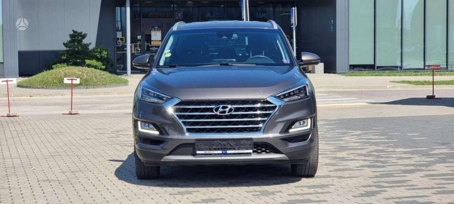Brown Hyundai Tucson 2019 in Siauliai, with an engine capacity of 1.60 L and mileage of 76 thousand km for 12900 €, photo 3 on AUTOMOTO.COM.LV