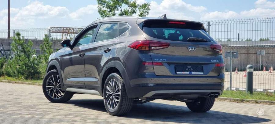 Brown Hyundai Tucson 2019 in Siauliai, with an engine capacity of 1.60 L and mileage of 76 thousand km for 12900 €, photo 7 on AUTOMOTO.COM.LV
