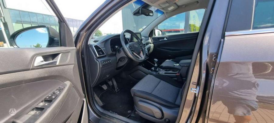 Brown Hyundai Tucson 2019 in Siauliai, with an engine capacity of 1.60 L and mileage of 76 thousand km for 12900 €, photo 11 on AUTOMOTO.COM.LV