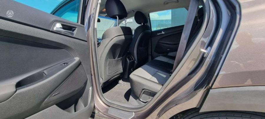 Brown Hyundai Tucson 2019 in Siauliai, with an engine capacity of 1.60 L and mileage of 76 thousand km for 12900 €, photo 16 on AUTOMOTO.COM.LV