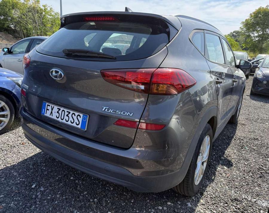 Brown Hyundai Tucson 2019 in Siauliai, with an engine capacity of 1.59 L and mileage of 83 thousand km for 13200 €, photo 5 on AUTOMOTO.COM.LV
