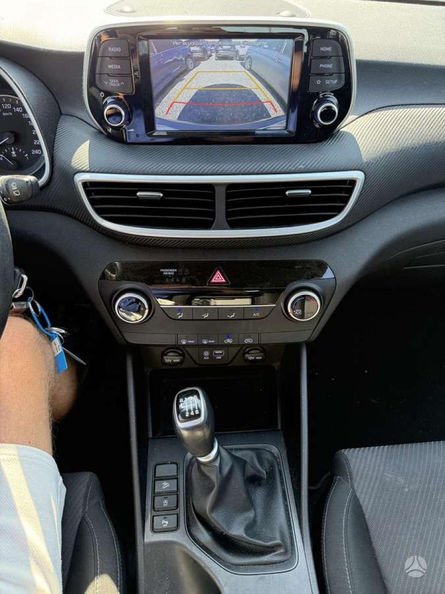 Brown Hyundai Tucson 2019 in Siauliai, with an engine capacity of 1.59 L and mileage of 83 thousand km for 13200 €, photo 12 on AUTOMOTO.COM.LV
