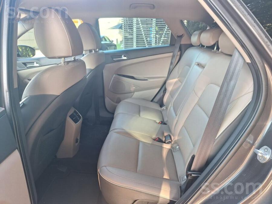 Brown Hyundai Tucson 2019 in Liepaja, with an engine capacity of 1.60 L and mileage of 50 thousand km for 25000 €, photo 3 on AUTOMOTO.COM.LV