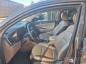 Brown Hyundai Tucson 2019 in Liepaja, with an engine capacity of 1.60 L and mileage of 50 thousand km for 25000 €, photo 4 on AUTOMOTO.COM.LV