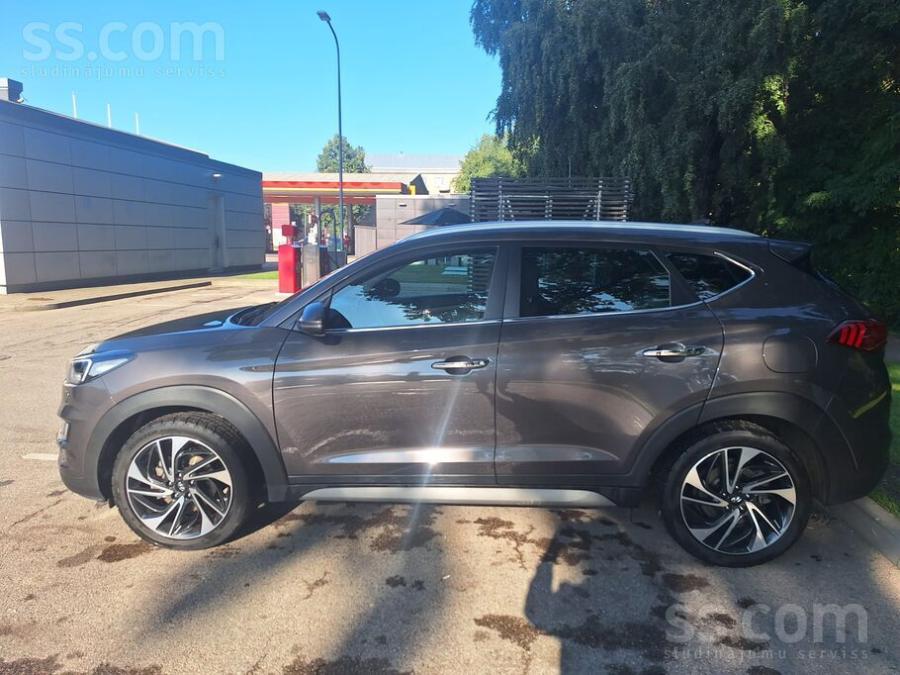 Brown Hyundai Tucson 2019 in Liepaja, with an engine capacity of 1.60 L and mileage of 50 thousand km for 25000 €, photo 11 on AUTOMOTO.COM.LV