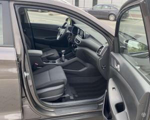 Brown Hyundai Tucson 2019 in Vilnius, with an engine capacity of 1.59 L and mileage of 51 thousand km for 15000 €, photo 13 on AUTOMOTO.COM.LV