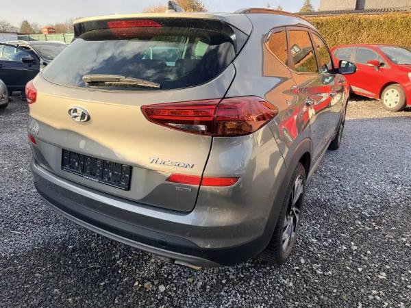 Brown Hyundai Tucson 2020 in Riga, with an engine capacity of 1.60 L and mileage of 205 thousand km for 17995 €, photo 4 on AUTOMOTO.COM.LV
