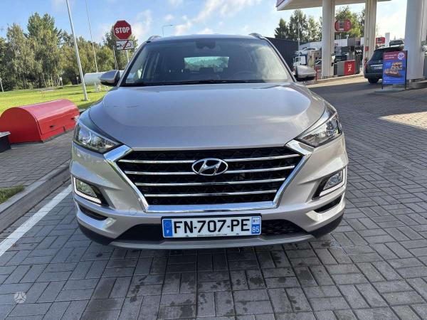 Brown Hyundai Tucson 2020 in Taurage, with an engine capacity of 1.60 L and mileage of 160 thousand km for 12200 €, photo 3 on AUTOMOTO.COM.LV