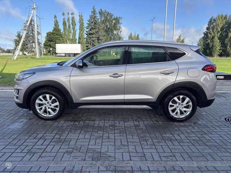 Brown Hyundai Tucson 2020 in Taurage, with an engine capacity of 1.60 L and mileage of 160 thousand km for 12200 €, photo 5 on AUTOMOTO.COM.LV