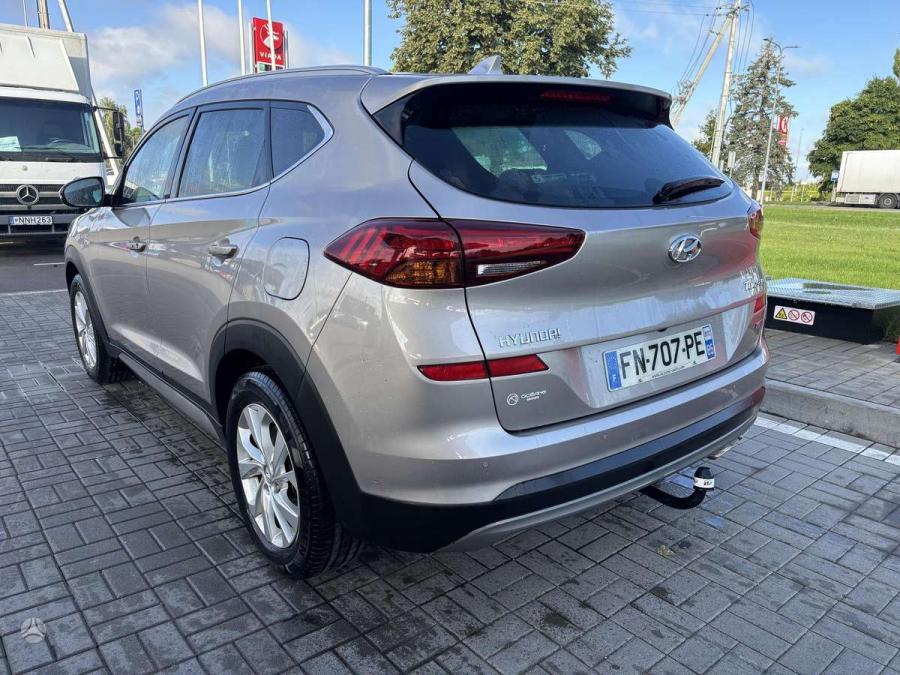 Brown Hyundai Tucson 2020 in Taurage, with an engine capacity of 1.60 L and mileage of 160 thousand km for 12200 €, photo 8 on AUTOMOTO.COM.LV