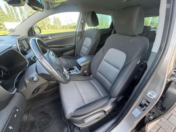 Brown Hyundai Tucson 2020 in Taurage, with an engine capacity of 1.60 L and mileage of 160 thousand km for 12200 €, photo 11 on AUTOMOTO.COM.LV