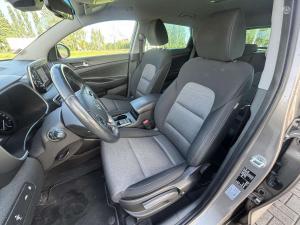 Brown Hyundai Tucson 2020 in Taurage, with an engine capacity of 1.60 L and mileage of 160 thousand km for 12200 €, photo 11 on AUTOMOTO.COM.LV