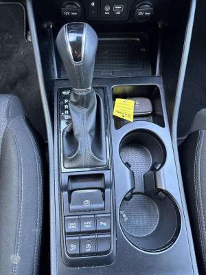Brown Hyundai Tucson 2020 in Taurage, with an engine capacity of 1.60 L and mileage of 160 thousand km for 12200 €, photo 13 on AUTOMOTO.COM.LV