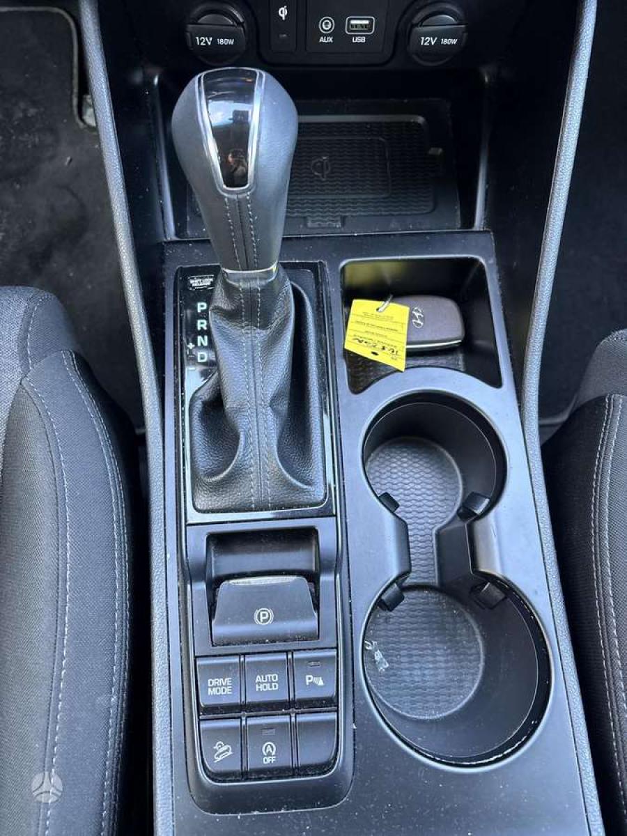 Brown Hyundai Tucson 2020 in Taurage, with an engine capacity of 1.60 L and mileage of 160 thousand km for 12200 €, photo 13 on AUTOMOTO.COM.LV
