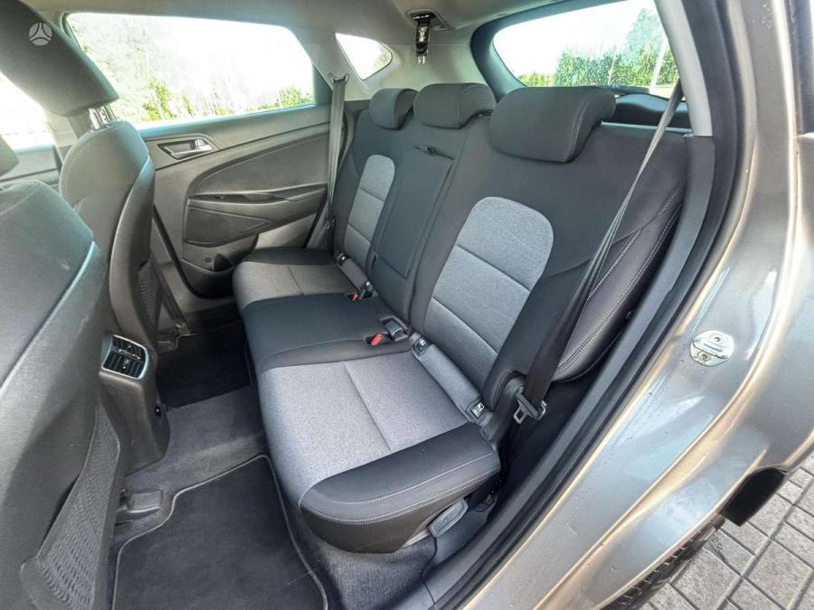 Brown Hyundai Tucson 2020 in Taurage, with an engine capacity of 1.60 L and mileage of 160 thousand km for 12200 €, photo 15 on AUTOMOTO.COM.LV